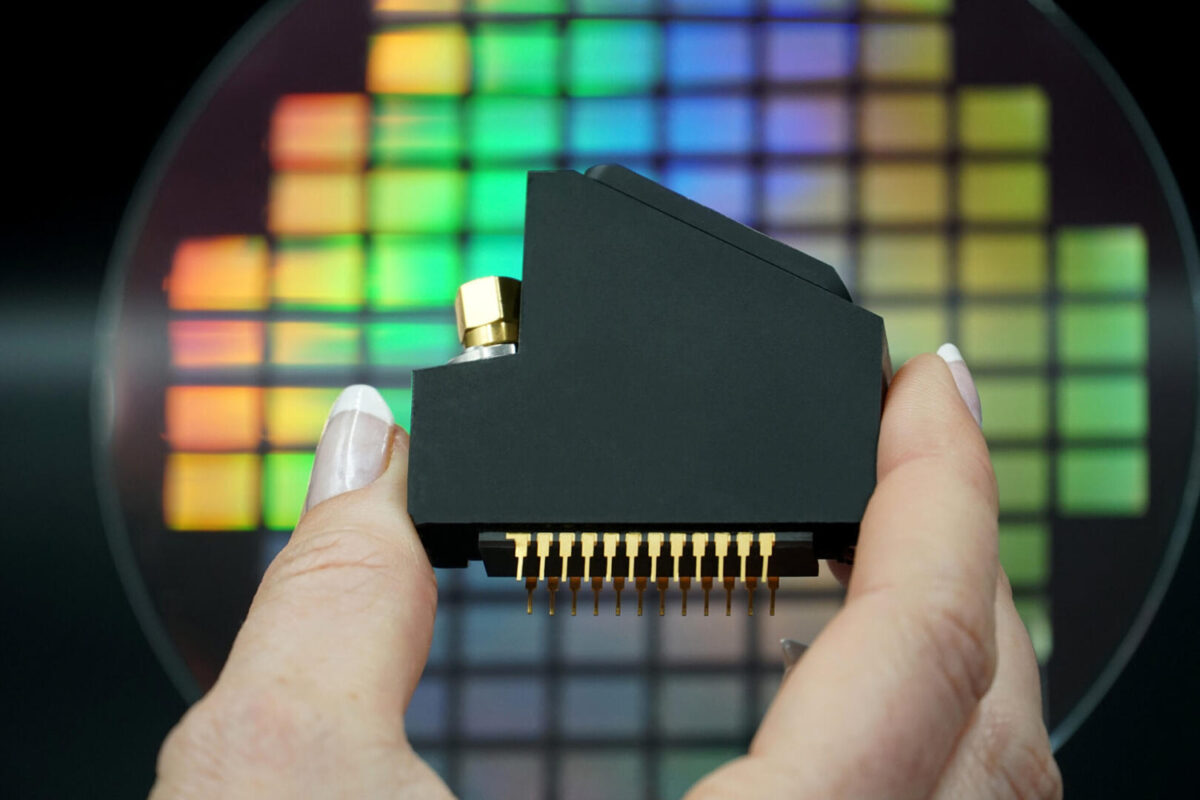 UV-VIS spectrometers for system integration - Ibsen Photonics